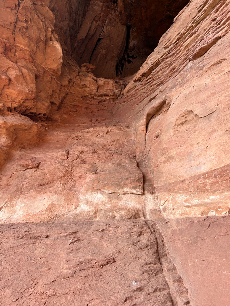 Hike to Keyhole Cave and climb to the upper level - WildPathsAZ